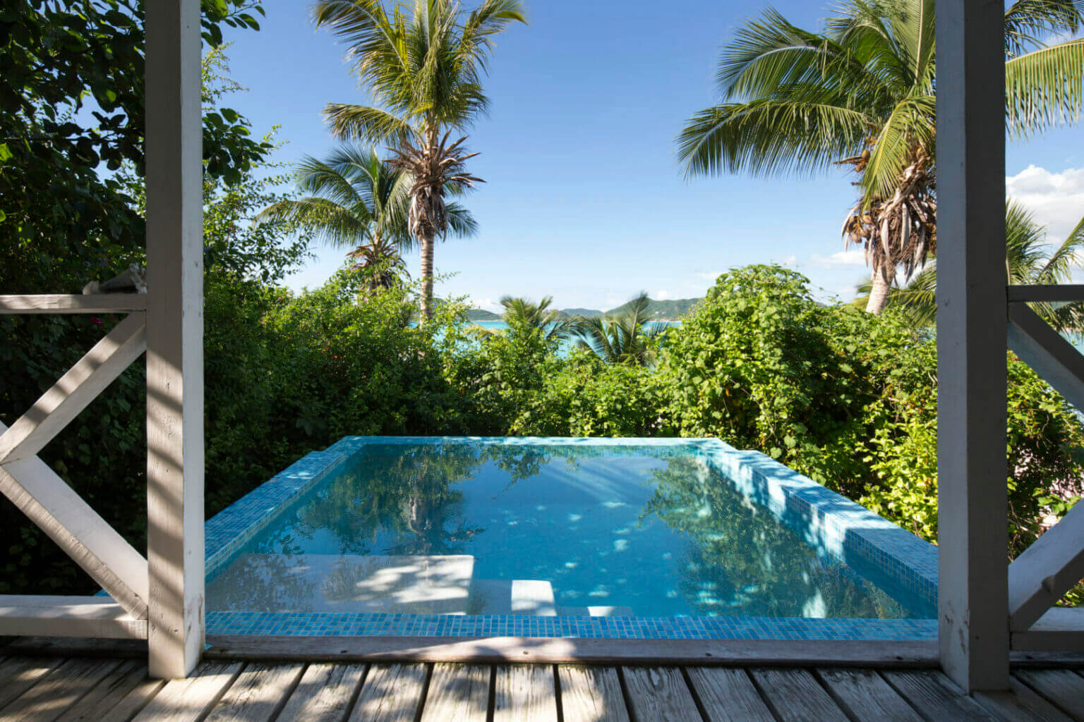 Deluxe Pool Cottage – Cocobay Resort